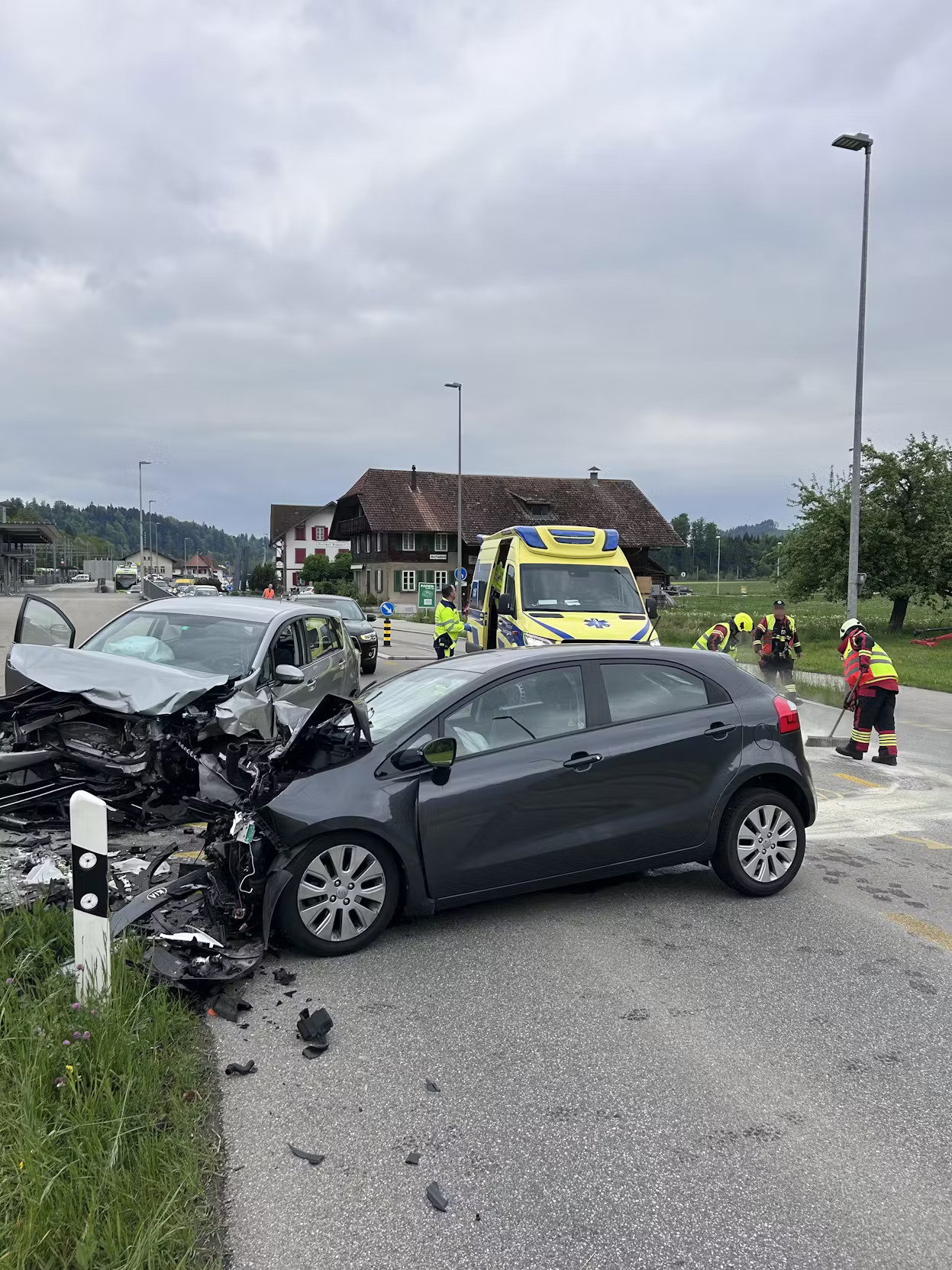 Ramsei BE: Frontalcrash auf Emmentalstrasse – zwei Verletzte ins Spital ...